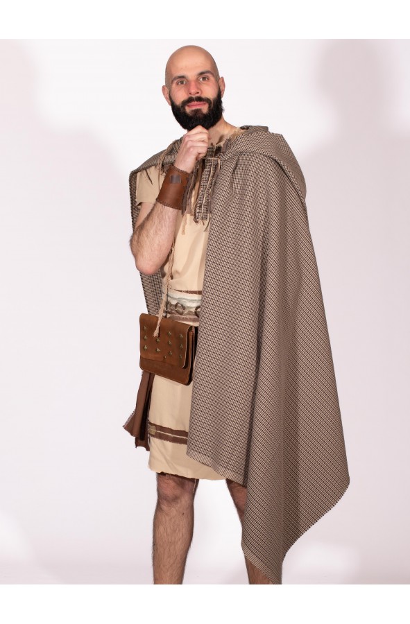 Capa celta o capa vikinga deshilachada