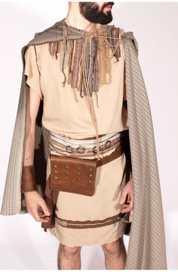 Capa celta o capa vikinga deshilachada